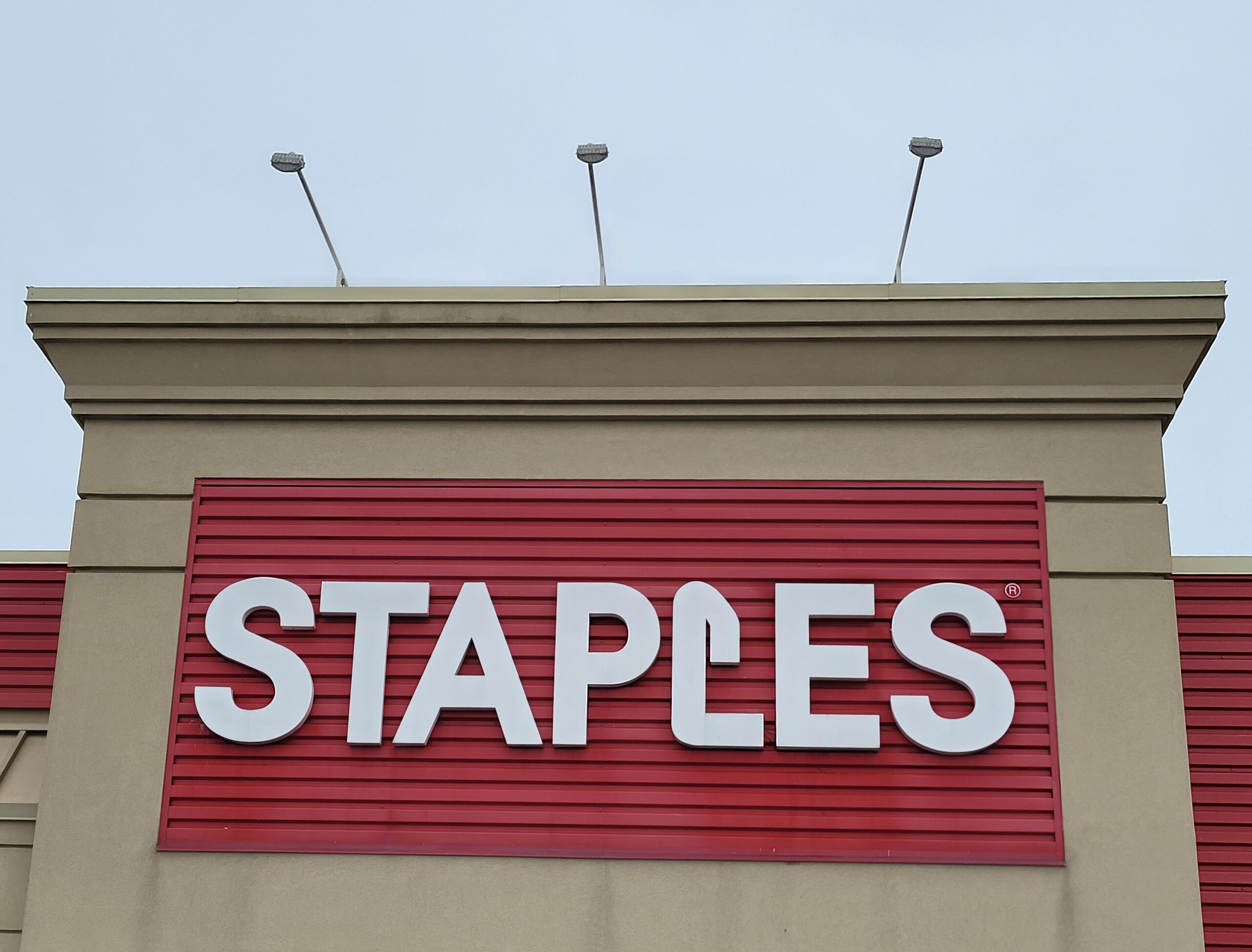 Staples stores begin handling Amazon returns. What to know | London News Network