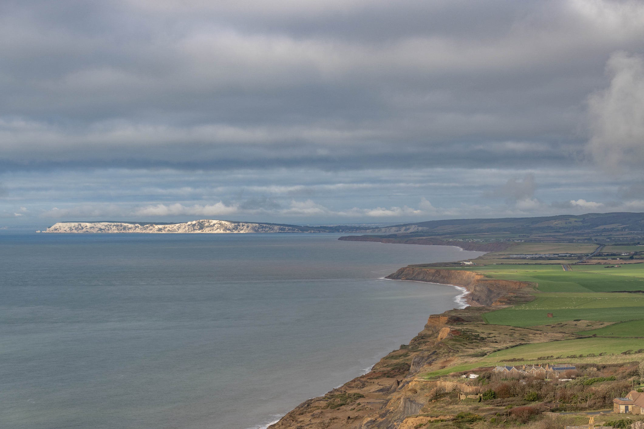 Three killed as helicopter crashes during flying lesson on Isle of Wight | London News Network