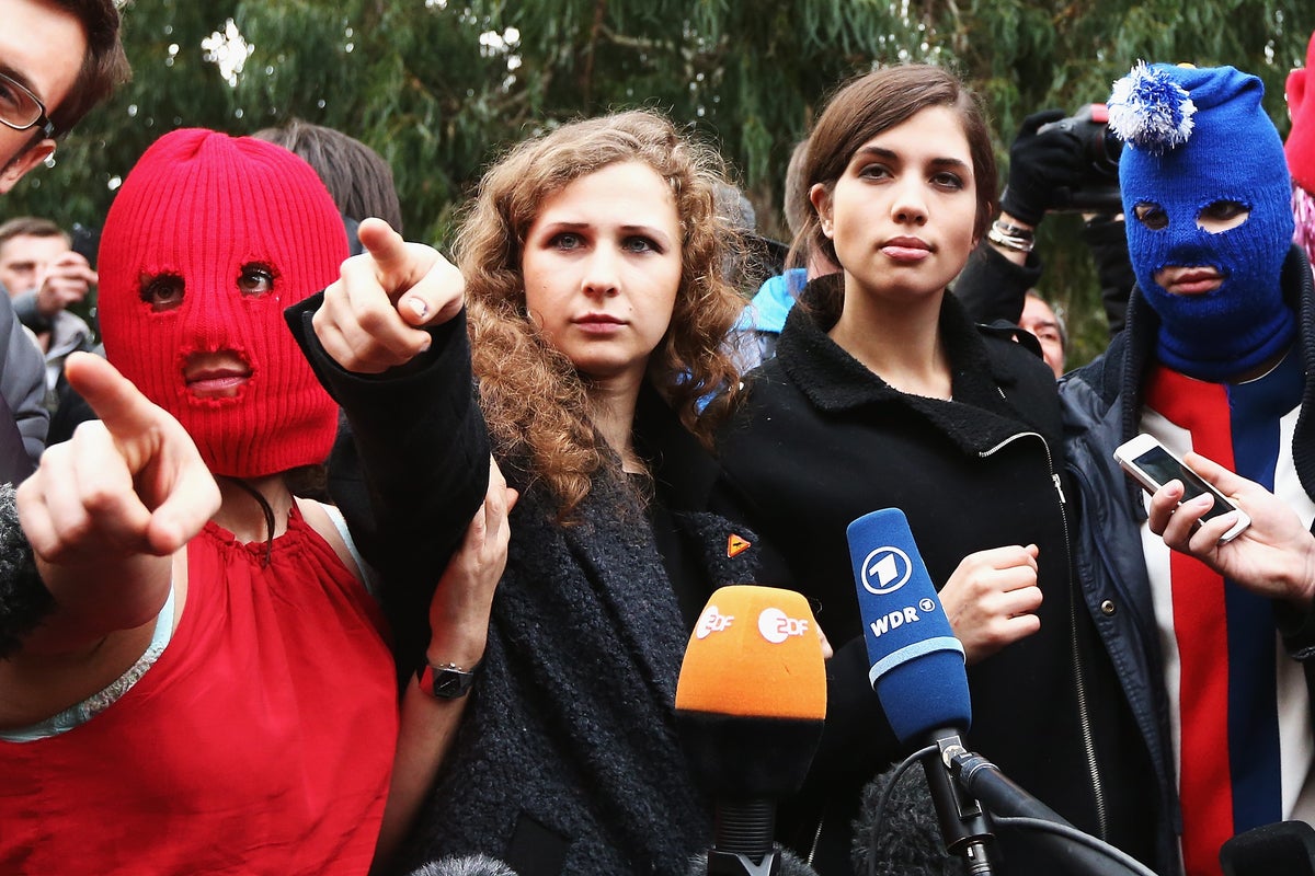 Russia sentences Pussy Riot members in absentia to jail for anti-war messages | London News Network
