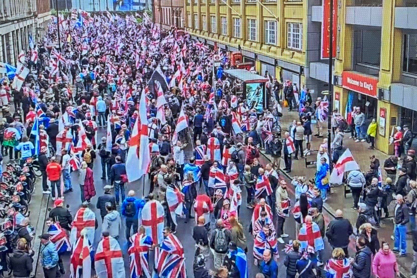 London protests live: Thousands gather for Tommy Robinson ‘Unite the ...