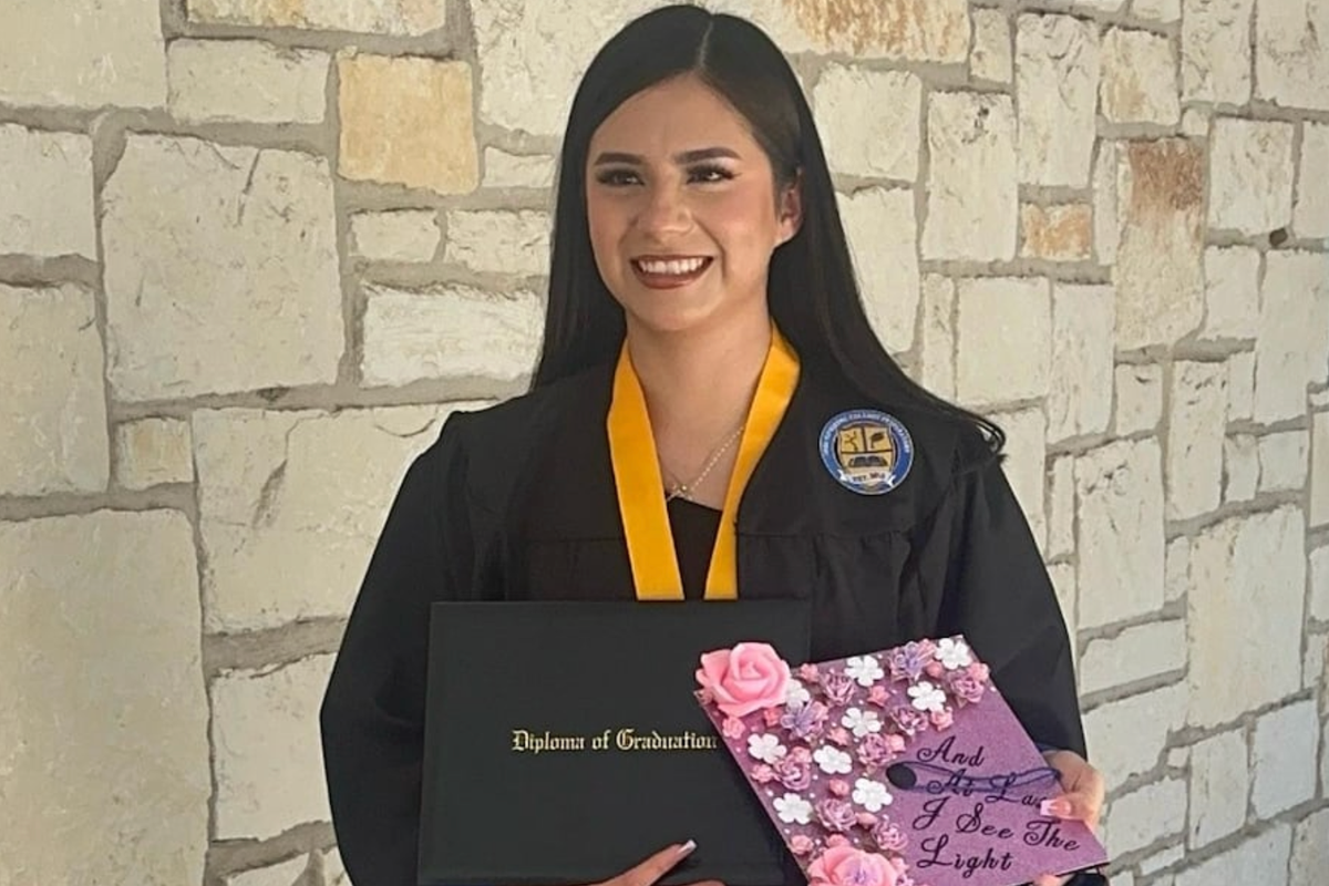 ‘A Dreamer living a draconian nightmare’: Teen flying to see family at ...