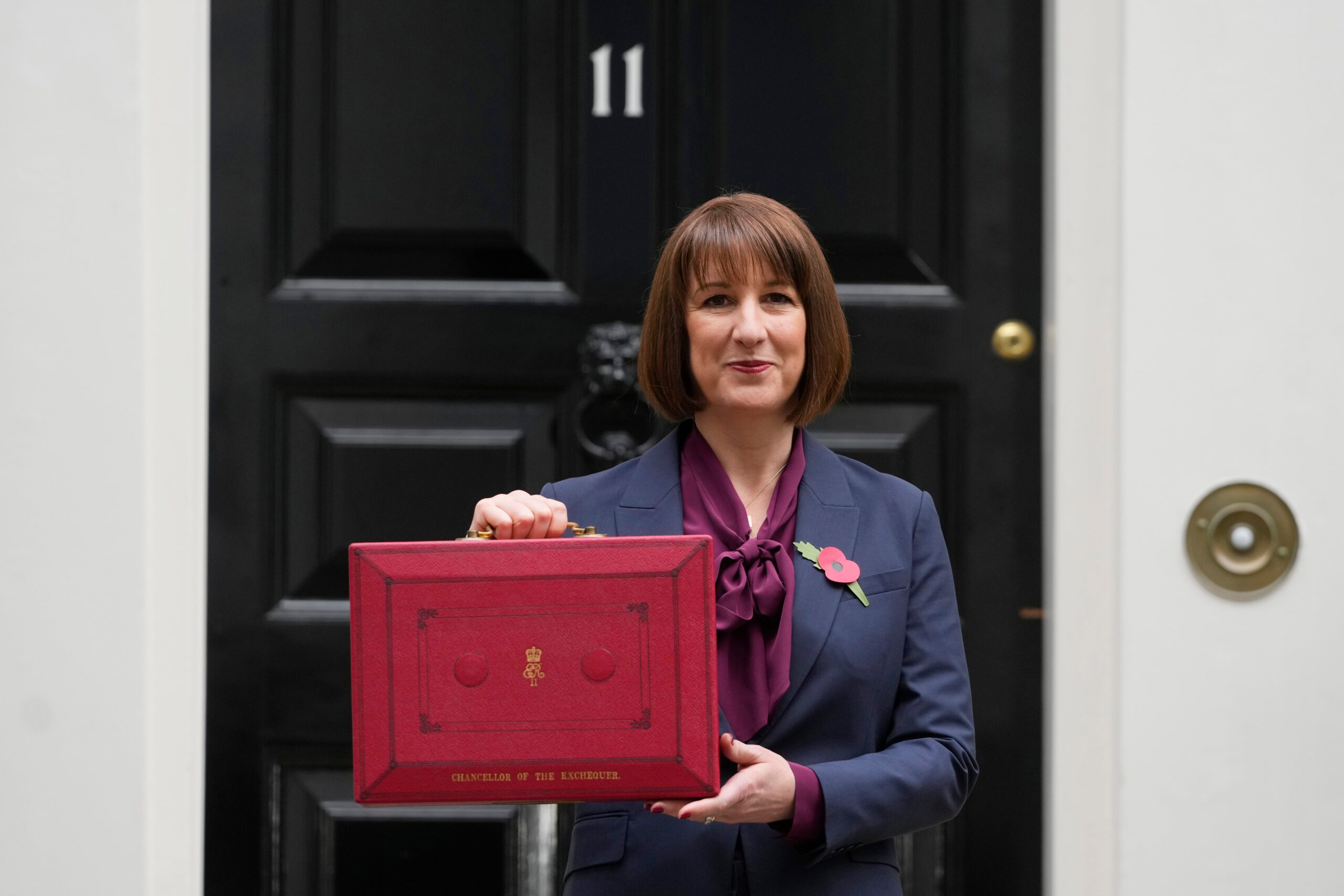 Budget 2025 live: Rachel Reeves faces day of reckoning as she unveils ...